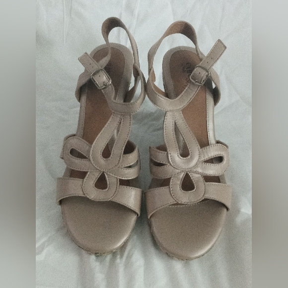 Eurosoft | Shoes | Eurosoft Wedge Heel Espadrilles Sandals Size 1 Nwot ...